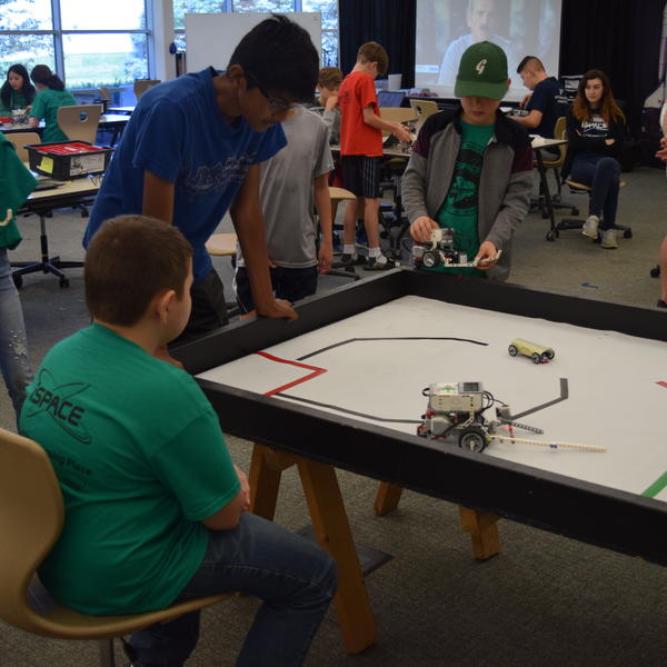 iSPACE Home School LEGO MINDSTORMS: ROBOTICS (LEGO EV3)